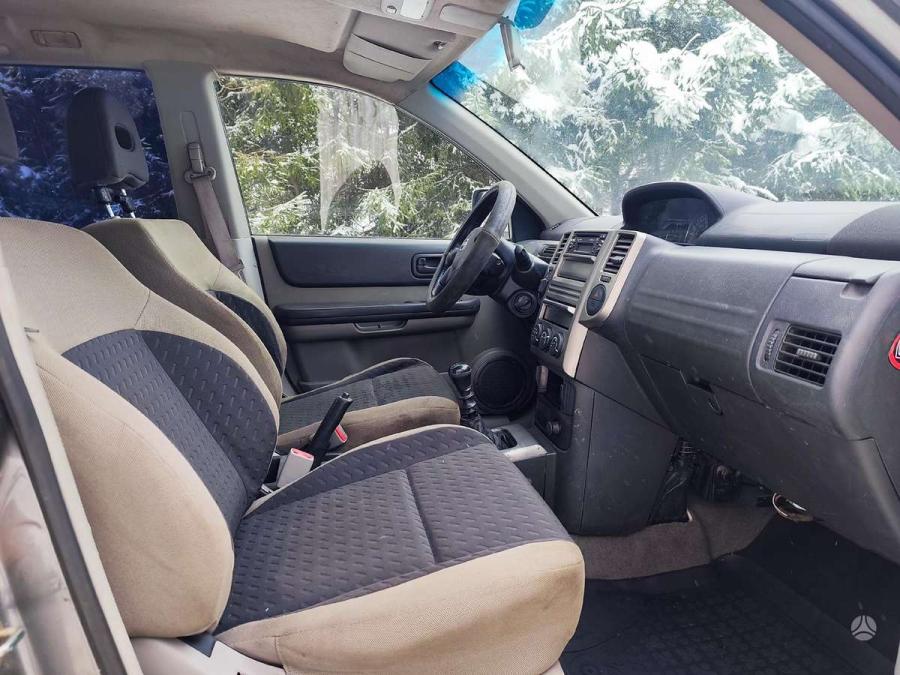 Pelēks Nissan X-Trail 2006 Anykščiai, ar dzinēja tilpumu 2.20 L un nobraukumu 360 tūkst. km par 2050 €, foto 5 vietnē AUTOMOTO.COM.LV