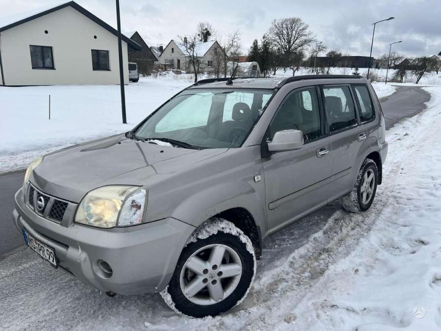 Grey Nissan X-Trail 2006 in Birstonas, with an engine capacity of 2.20 L and mileage of 200 thousand km for 2650 €, photo 5 on AUTOMOTO.COM.LV