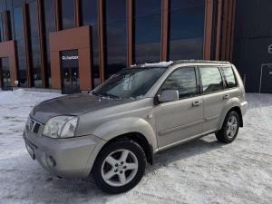 Pelēks Nissan X-Trail 2006 Kauņa, ar dzinēja tilpumu 2.18 L un nobraukumu 300 tūkst. km par 2250 €, foto  vietnē AUTOMOTO.COM.LV