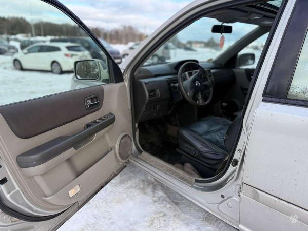 Pelēks Nissan X-Trail 2006 Kauņa, ar dzinēja tilpumu 2.18 L un nobraukumu 300 tūkst. km par 2250 €, foto 9 vietnē AUTOMOTO.COM.LV
