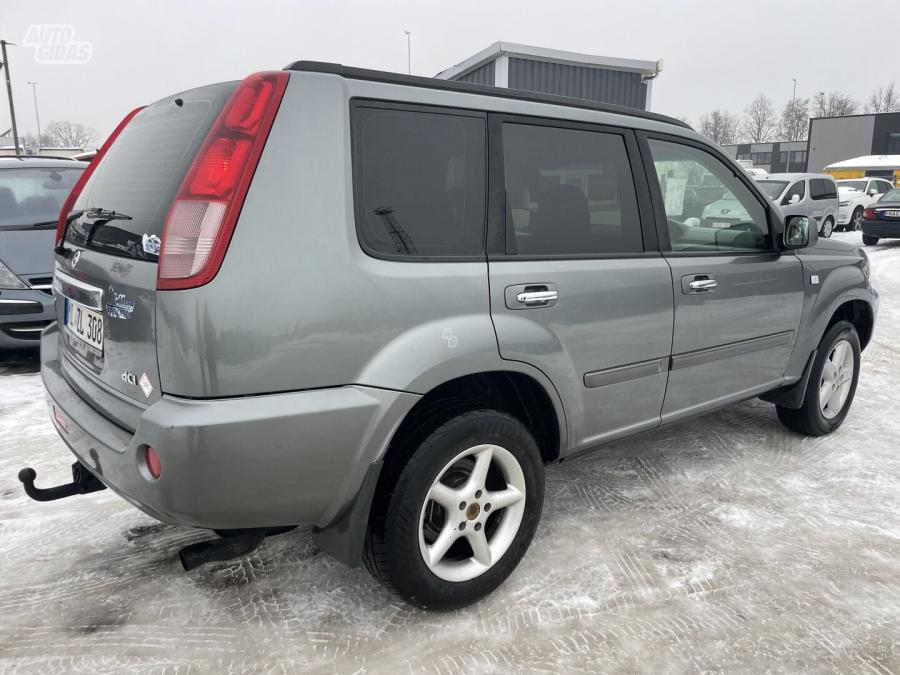 Pelēks Nissan X-Trail 2006 Kauņa, ar dzinēja tilpumu 2.20 L un nobraukumu 290 tūkst. km par 2999 €, foto 3 vietnē AUTOMOTO.COM.LV