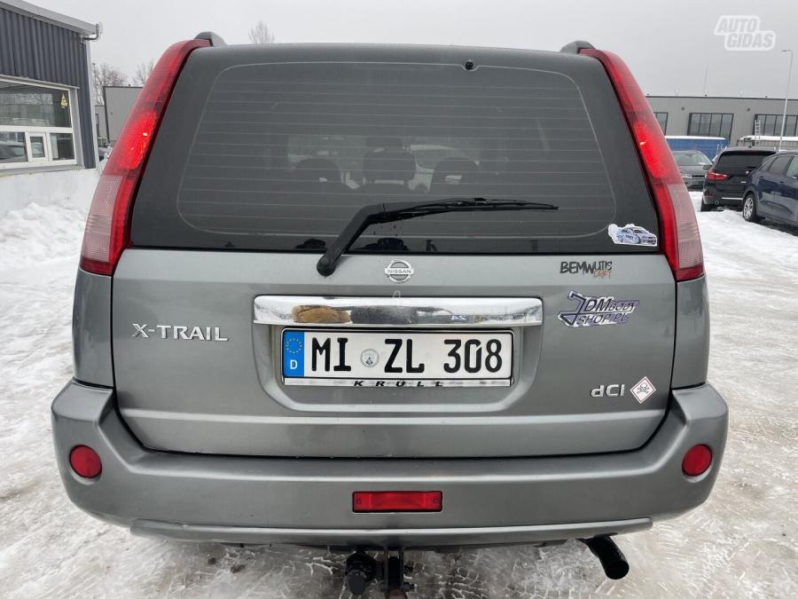Pelēks Nissan X-Trail 2006 Kauņa, ar dzinēja tilpumu 2.20 L un nobraukumu 290 tūkst. km par 2999 €, foto 7 vietnē AUTOMOTO.COM.LV