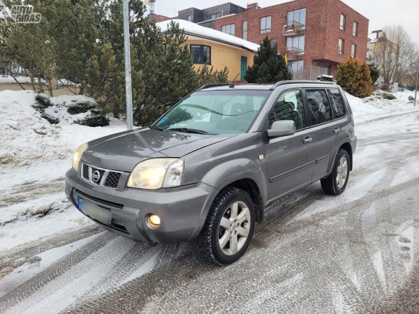 Grey Nissan X-Trail 2006 in Vilnius, with an engine capacity of 2.20 L and mileage of 261 thousand km for 2450 €, photo 1 on AUTOMOTO.COM.LV