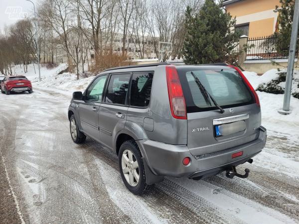 Grey Nissan X-Trail 2006 in Vilnius, with an engine capacity of 2.20 L and mileage of 261 thousand km for 2450 €, photo 4 on AUTOMOTO.COM.LV
