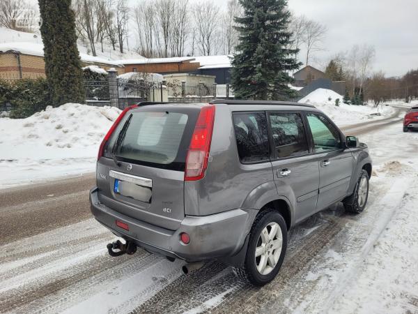 Grey Nissan X-Trail 2006 in Vilnius, with an engine capacity of 2.20 L and mileage of 261 thousand km for 2450 €, photo 6 on AUTOMOTO.COM.LV
