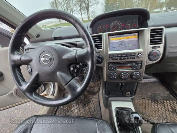 Pelēks Nissan X-Trail 2006 Tallina, ar dzinēja tilpumu 2.50 L un nobraukumu 250 tūkst. km par 999 €, foto 6 vietnē AUTOMOTO.COM.LV