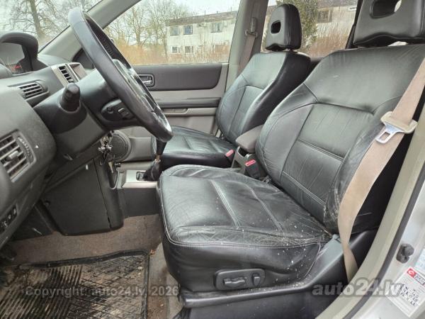 Pelēks Nissan X-Trail 2006 Tallina, ar dzinēja tilpumu 2.50 L un nobraukumu 250 tūkst. km par 999 €, foto 7 vietnē AUTOMOTO.COM.LV