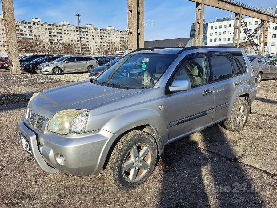 Pelēks Nissan X-Trail 2006 Tallina, ar dzinēja tilpumu 2.20 L un nobraukumu 345 tūkst. km par 599 €, foto 3 vietnē AUTOMOTO.COM.LV