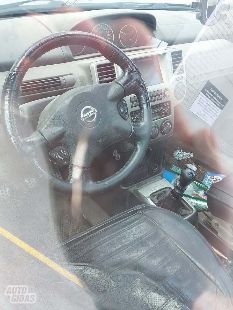 Grey Nissan X-Trail 2006 in Kaunas, with an engine capacity of 2.20 L and mileage of 300 thousand km for 850 €, photo 8 on AUTOMOTO.COM.LV