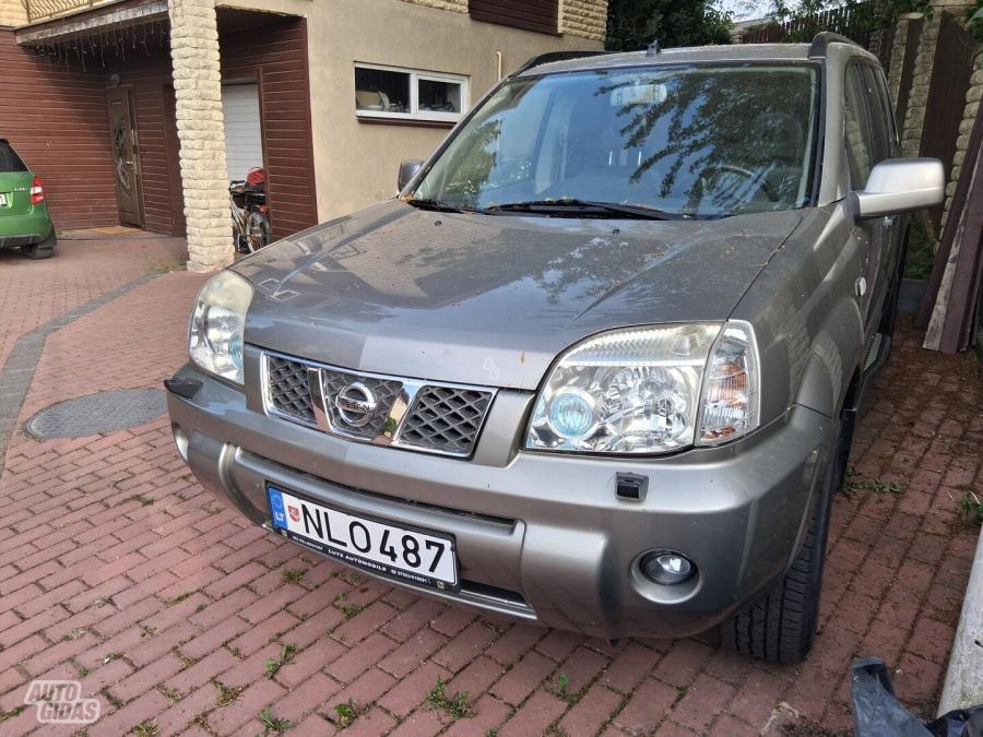 Pelēks Nissan X-Trail 2006 Viļņa, ar dzinēja tilpumu 2.50 L un nobraukumu 270 tūkst. km par 2900 €, foto 1 vietnē AUTOMOTO.COM.LV