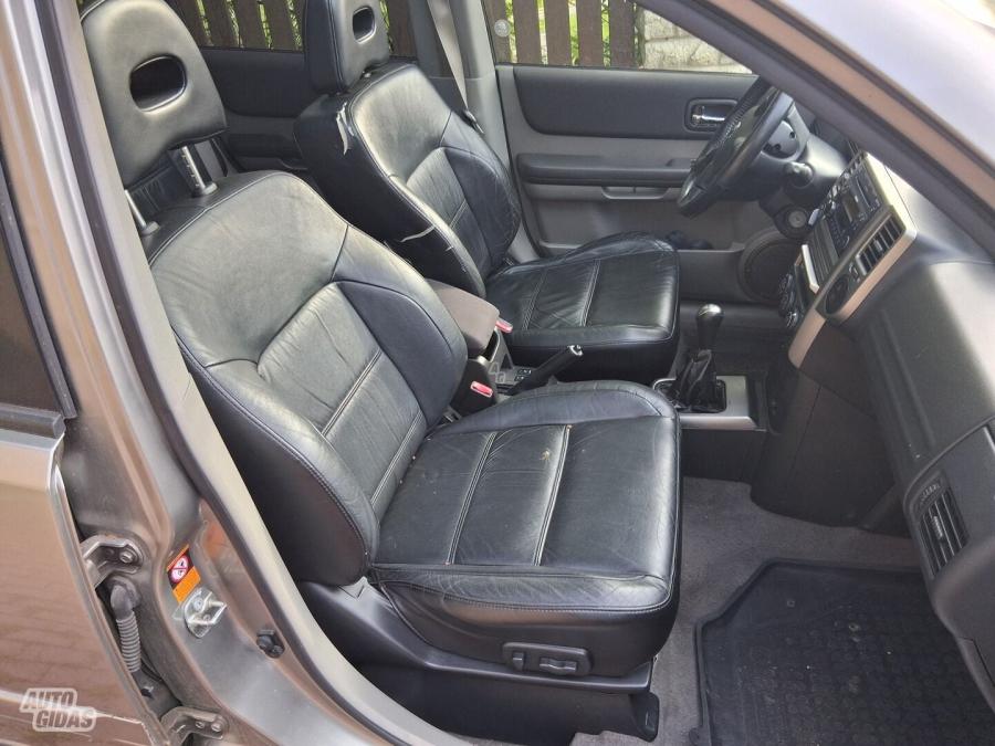 Pelēks Nissan X-Trail 2006 Viļņa, ar dzinēja tilpumu 2.50 L un nobraukumu 270 tūkst. km par 2900 €, foto 11 vietnē AUTOMOTO.COM.LV