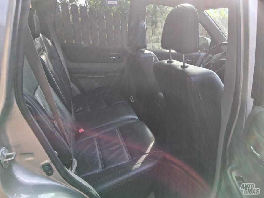 Pelēks Nissan X-Trail 2006 Viļņa, ar dzinēja tilpumu 2.50 L un nobraukumu 270 tūkst. km par 2900 €, foto 15 vietnē AUTOMOTO.COM.LV