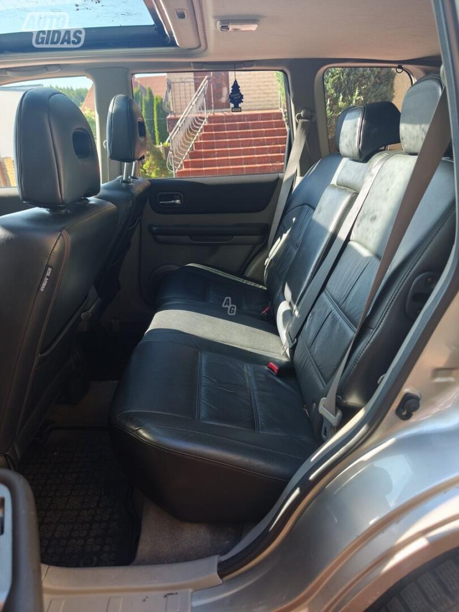 Pelēks Nissan X-Trail 2006 Viļņa, ar dzinēja tilpumu 2.50 L un nobraukumu 270 tūkst. km par 2900 €, foto 16 vietnē AUTOMOTO.COM.LV
