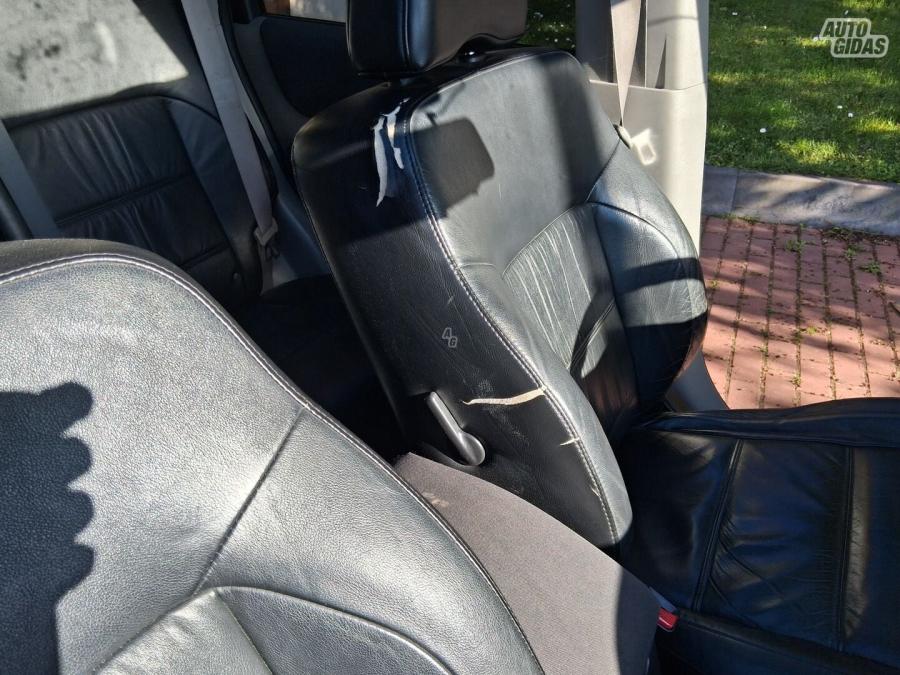 Pelēks Nissan X-Trail 2006 Viļņa, ar dzinēja tilpumu 2.50 L un nobraukumu 270 tūkst. km par 2900 €, foto 24 vietnē AUTOMOTO.COM.LV