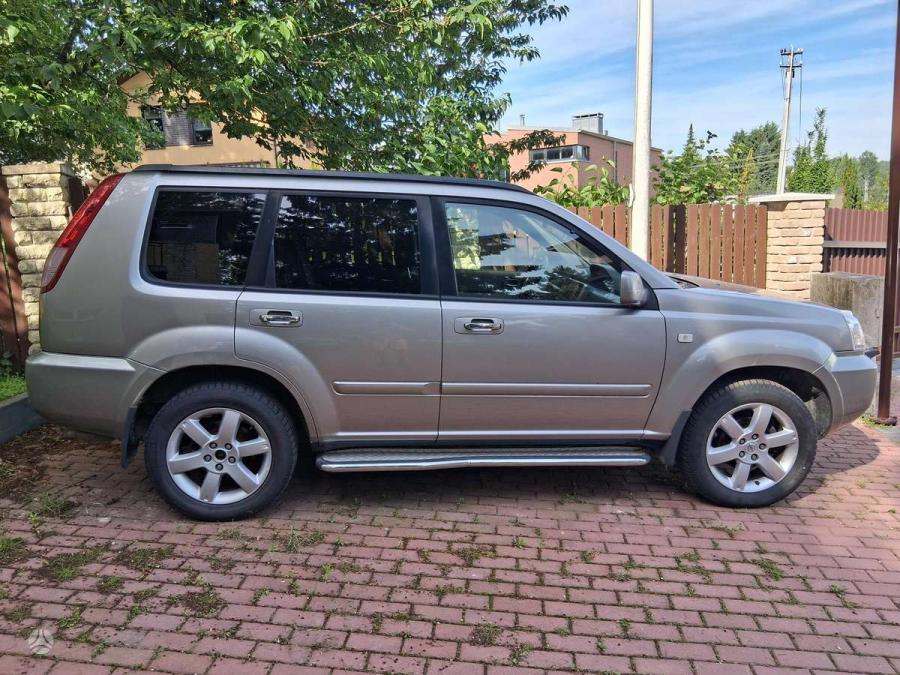 Grey Nissan X-Trail 2006 in Vilnius, with an engine capacity of 2.49 L and mileage of 230 thousand km for 2900 €, photo 4 on AUTOMOTO.COM.LV