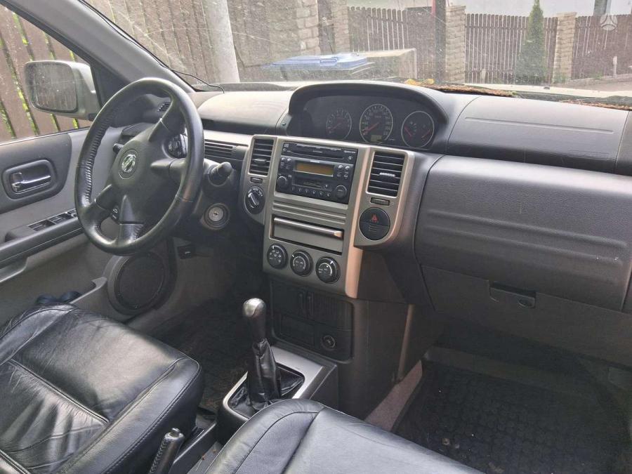 Grey Nissan X-Trail 2006 in Vilnius, with an engine capacity of 2.49 L and mileage of 230 thousand km for 2900 €, photo 15 on AUTOMOTO.COM.LV