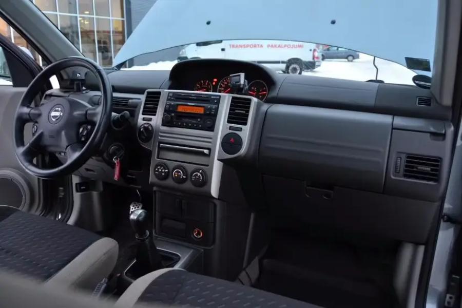 Grey Nissan X-Trail 2006 in Jekabpils, with an engine capacity of 2.20 L and mileage of 180 thousand km for 4700 €, photo 12 on AUTOMOTO.COM.LV