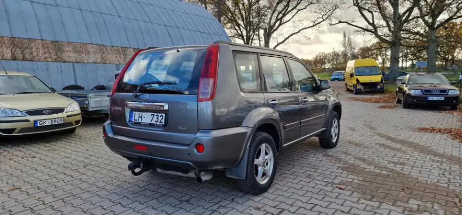 Pelēks Nissan X-Trail 2006 Valmiera, ar dzinēja tilpumu 2.20 L un nobraukumu 279 tūkst. km par 2200 €, foto 4 vietnē AUTOMOTO.COM.LV