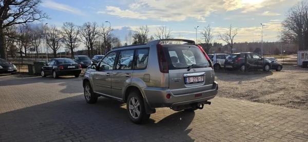 Pelēks Nissan X-Trail 2006 Valmiera, ar dzinēja tilpumu 2.20 L un nobraukumu 360 tūkst. km par 1450 €, foto 4 vietnē AUTOMOTO.COM.LV