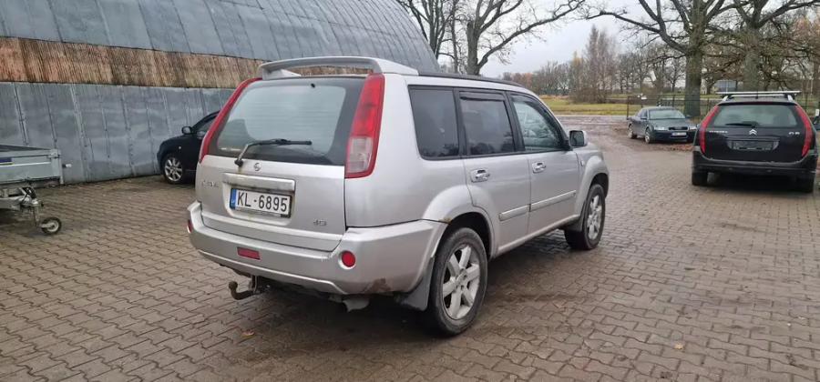 Grey Nissan X-Trail 2006 in Valmiera, with an engine capacity of 2.20 L and mileage of 259 thousand km for 1200 €, photo 4 on AUTOMOTO.COM.LV