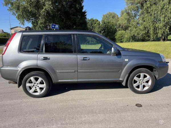 Pelēks Nissan X-Trail 2006 Plungė, ar dzinēja tilpumu 2.18 L un nobraukumu 285 tūkst. km par 3500 €, foto 2 vietnē AUTOMOTO.COM.LV