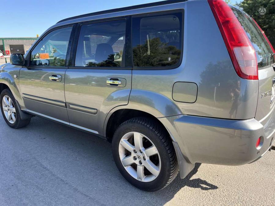 Pelēks Nissan X-Trail 2006 Plungė, ar dzinēja tilpumu 2.18 L un nobraukumu 285 tūkst. km par 3500 €, foto 6 vietnē AUTOMOTO.COM.LV