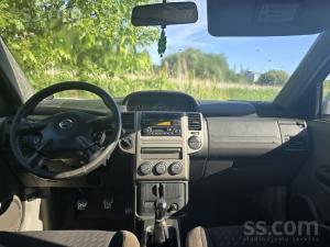 Pelēks Nissan X-Trail 2006 Liepāja, ar dzinēja tilpumu 2.20 L un nobraukumu 238 tūkst. km par 1000 €, foto 6 vietnē AUTOMOTO.COM.LV
