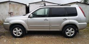 Grey Nissan X-Trail 2006 in Panevezys, with an engine capacity of 2.18 L and mileage of 350 thousand km for 1500 €, photo 5 on AUTOMOTO.COM.LV