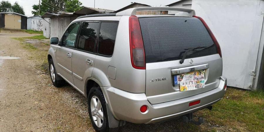 Grey Nissan X-Trail 2006 in Panevezys, with an engine capacity of 2.18 L and mileage of 350 thousand km for 1500 €, photo 6 on AUTOMOTO.COM.LV
