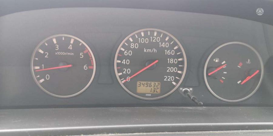 Grey Nissan X-Trail 2006 in Panevezys, with an engine capacity of 2.18 L and mileage of 350 thousand km for 1500 €, photo 7 on AUTOMOTO.COM.LV