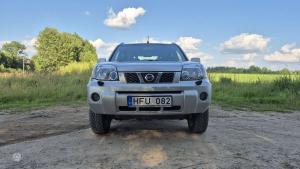 Pelēks Nissan X-Trail 2006 Viļņa, ar dzinēja tilpumu 2.50 L un nobraukumu 344 tūkst. km par 2200 €, foto 3 vietnē AUTOMOTO.COM.LV