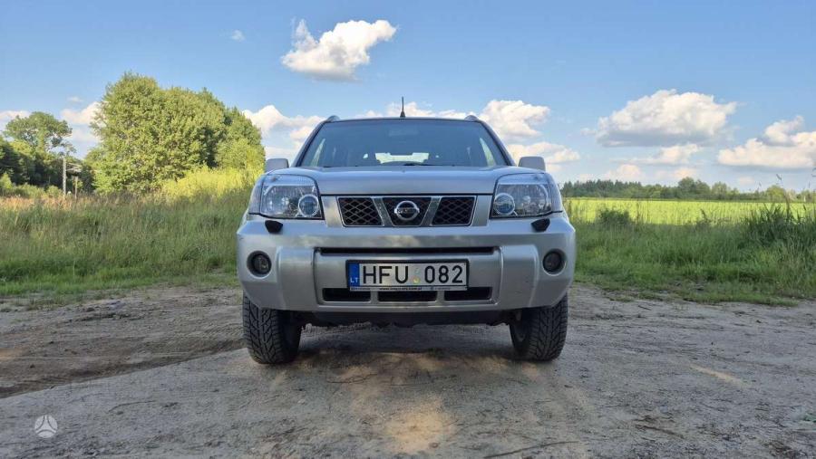 Pelēks Nissan X-Trail 2006 Viļņa, ar dzinēja tilpumu 2.50 L un nobraukumu 344 tūkst. km par 2200 €, foto 3 vietnē AUTOMOTO.COM.LV