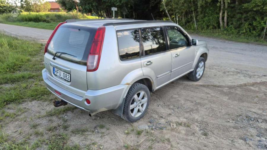 Pelēks Nissan X-Trail 2006 Viļņa, ar dzinēja tilpumu 2.50 L un nobraukumu 344 tūkst. km par 2200 €, foto 10 vietnē AUTOMOTO.COM.LV