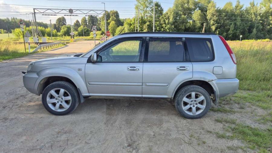 Pelēks Nissan X-Trail 2006 Viļņa, ar dzinēja tilpumu 2.50 L un nobraukumu 344 tūkst. km par 2200 €, foto 16 vietnē AUTOMOTO.COM.LV