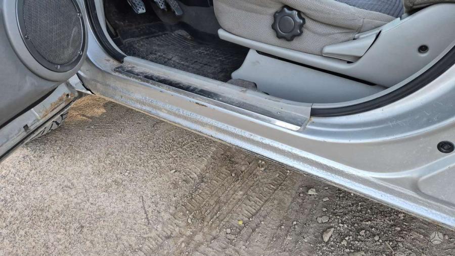 Pelēks Nissan X-Trail 2006 Viļņa, ar dzinēja tilpumu 2.50 L un nobraukumu 344 tūkst. km par 2200 €, foto 21 vietnē AUTOMOTO.COM.LV