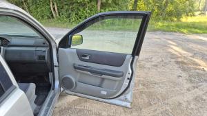 Pelēks Nissan X-Trail 2006 Viļņa, ar dzinēja tilpumu 2.50 L un nobraukumu 344 tūkst. km par 2200 €, foto 33 vietnē AUTOMOTO.COM.LV