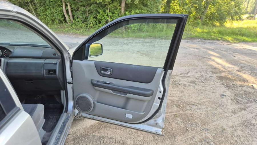 Pelēks Nissan X-Trail 2006 Viļņa, ar dzinēja tilpumu 2.50 L un nobraukumu 344 tūkst. km par 2200 €, foto 33 vietnē AUTOMOTO.COM.LV