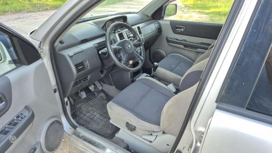 Pelēks Nissan X-Trail 2006 Viļņa, ar dzinēja tilpumu 2.50 L un nobraukumu 344 tūkst. km par 2200 €, foto 35 vietnē AUTOMOTO.COM.LV