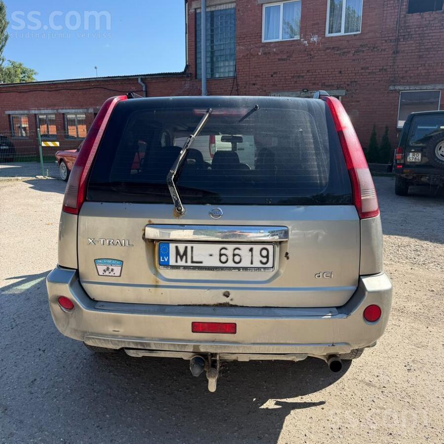 Pelēks Nissan X-Trail 2006 Rīga, ar dzinēja tilpumu 2.20 L un nobraukumu 279 tūkst. km par 1200 €, foto 5 vietnē AUTOMOTO.COM.LV