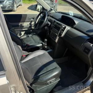 Pelēks Nissan X-Trail 2006 Rīga, ar dzinēja tilpumu 2.20 L un nobraukumu 279 tūkst. km par 1200 €, foto 9 vietnē AUTOMOTO.COM.LV