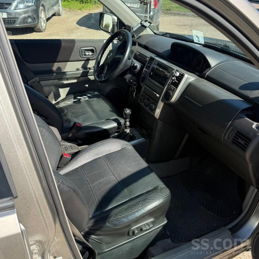 Pelēks Nissan X-Trail 2006 Rīga, ar dzinēja tilpumu 2.20 L un nobraukumu 279 tūkst. km par 1200 €, foto 9 vietnē AUTOMOTO.COM.LV