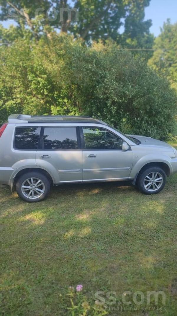 Grey Nissan X-Trail 2006 in Preili, with an engine capacity of 2.20 L and mileage of 284 thousand km for 3200 €, photo 3 on AUTOMOTO.COM.LV