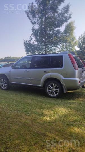 Grey Nissan X-Trail 2006 in Preili, with an engine capacity of 2.20 L and mileage of 284 thousand km for 3200 €, photo 6 on AUTOMOTO.COM.LV