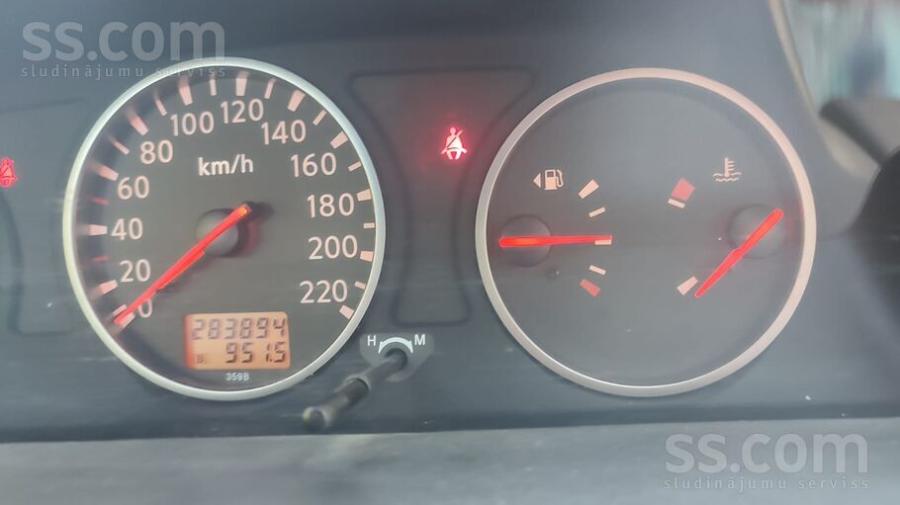 Grey Nissan X-Trail 2006 in Preili, with an engine capacity of 2.20 L and mileage of 284 thousand km for 3200 €, photo 4 on AUTOMOTO.COM.LV