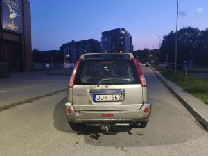Pelēks Nissan X-Trail 2006 Viļņa, ar dzinēja tilpumu 2.18 L un nobraukumu 402 tūkst. km par 1250 €, foto 7 vietnē AUTOMOTO.COM.LV