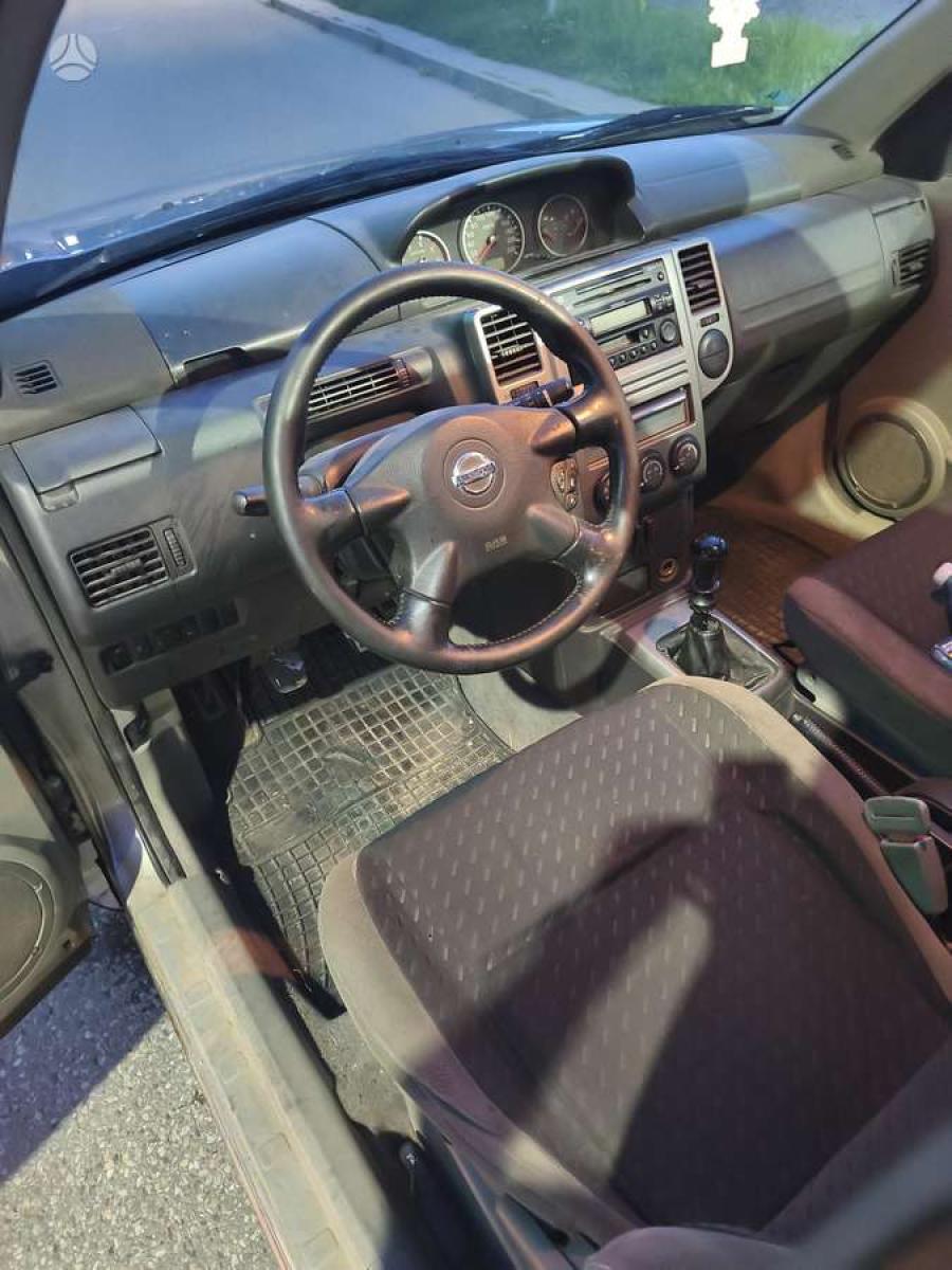 Pelēks Nissan X-Trail 2006 Viļņa, ar dzinēja tilpumu 2.18 L un nobraukumu 402 tūkst. km par 1250 €, foto 10 vietnē AUTOMOTO.COM.LV