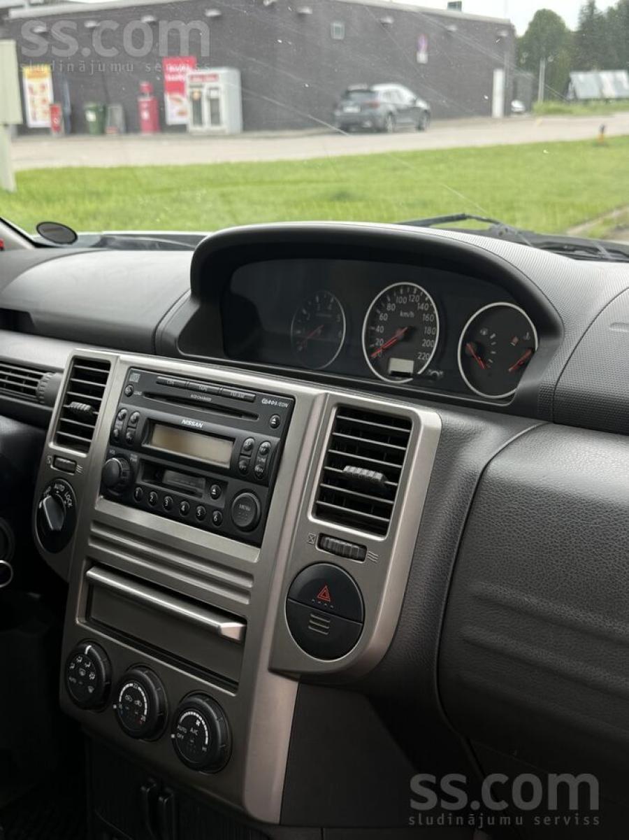 Pelēks Nissan X-Trail 2006 Kuldīga, ar dzinēja tilpumu 2.20 L un nobraukumu 240 tūkst. km par 2200 €, foto 8 vietnē AUTOMOTO.COM.LV