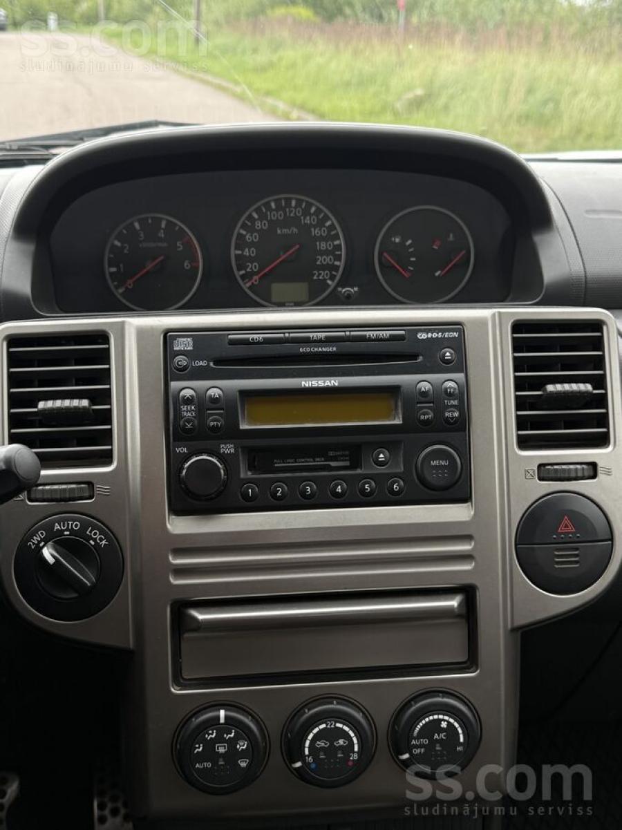 Pelēks Nissan X-Trail 2006 Kuldīga, ar dzinēja tilpumu 2.20 L un nobraukumu 240 tūkst. km par 2200 €, foto 9 vietnē AUTOMOTO.COM.LV