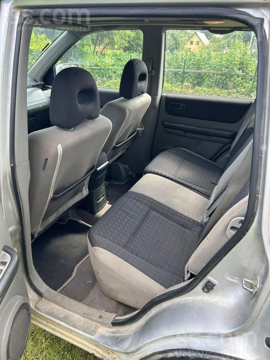 Grey Nissan X-Trail 2006 in Aizkraukle, with an engine capacity of 2.20 L and mileage of 246 thousand km for 1200 €, photo 7 on AUTOMOTO.COM.LV