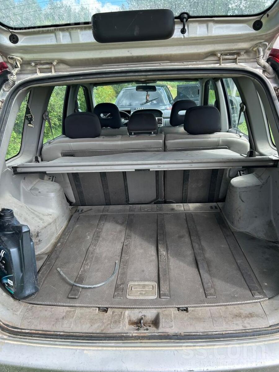 Grey Nissan X-Trail 2006 in Aizkraukle, with an engine capacity of 2.20 L and mileage of 246 thousand km for 1200 €, photo 8 on AUTOMOTO.COM.LV